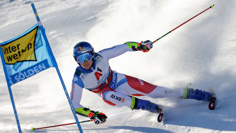 Alpine skiing: Marco Odermatt wins in challenging Val d'Isere conditions