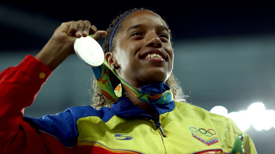 Cinco cosas que no sabías sobre Yulimar Rojas... y las cuenta ella misma