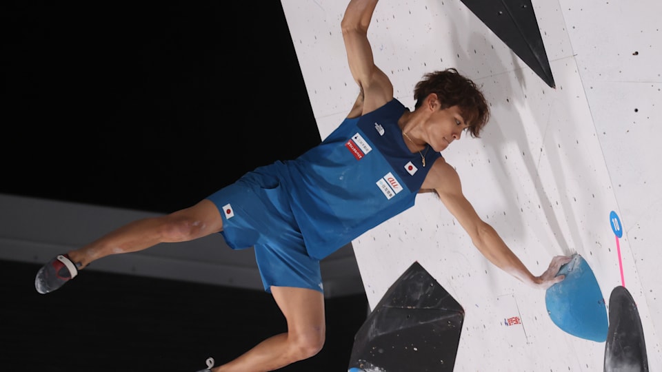 Narasaki Tomoa wins men's final at IFSC Climbing WC (B&L) in Morioka ...