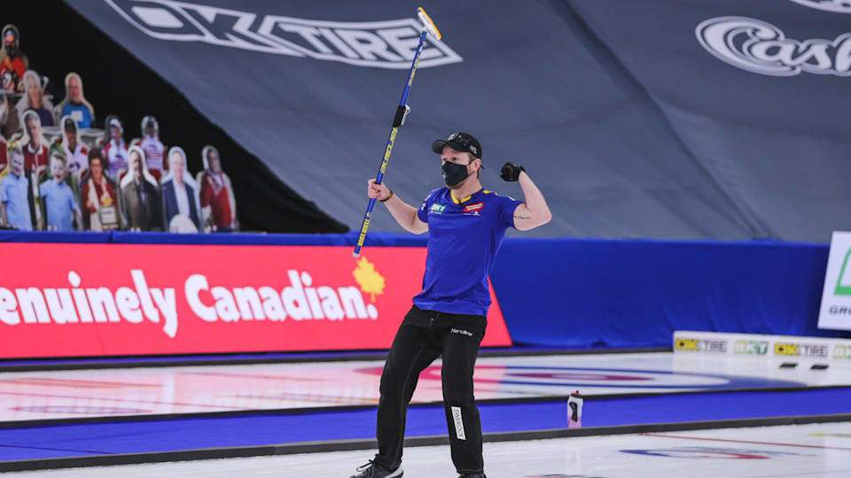 Niklas Edin leads Sweden to third straight World Men's Curling title