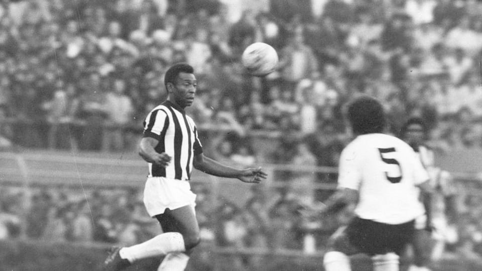 O recorde de gols de Pelé: números que coroam o Rei do Futebol