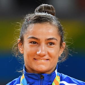 Majlinda KELMENDI 경력과 올림픽 메달, 기록, 나이