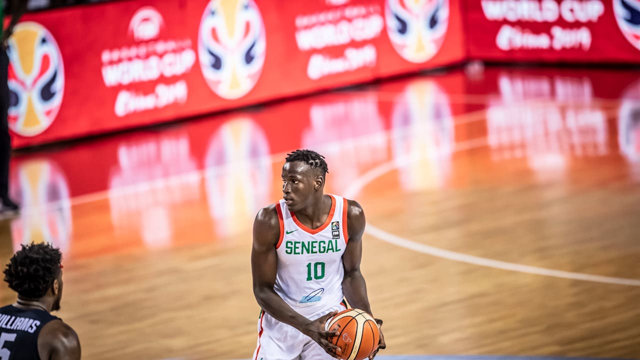 Ibou Dianko Badji, la star montante du Basket qui rêvait de football ...