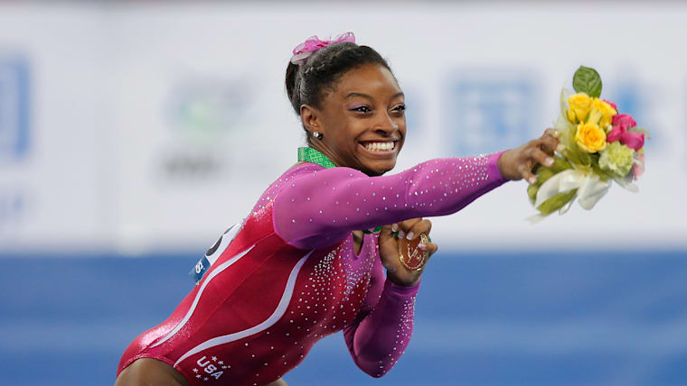 Simone Biles defends World all-around title in 2014