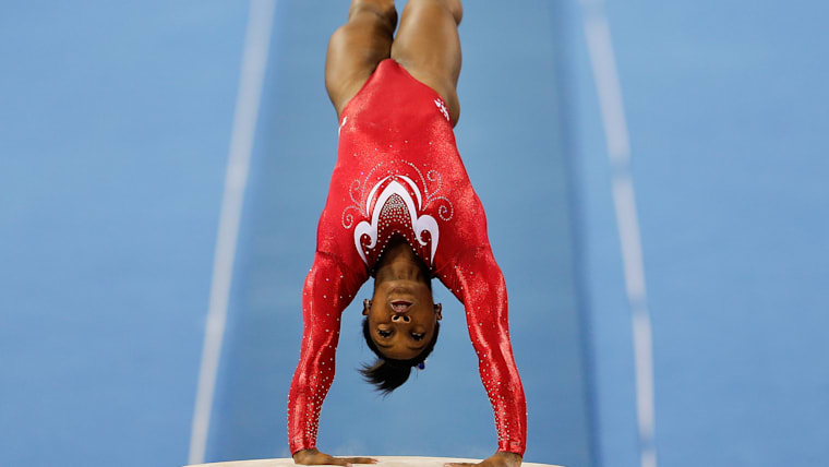 Simone Biles wins team gold in 2014