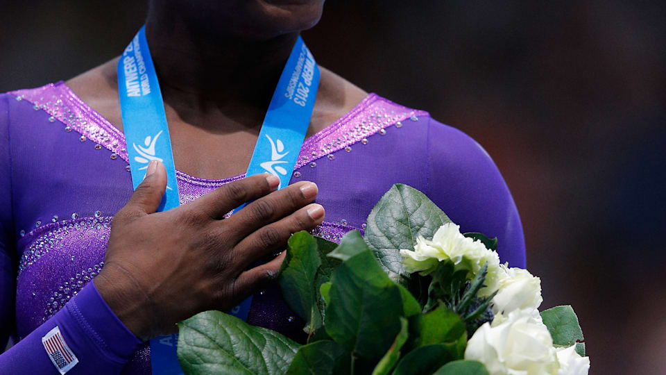 Simone Biles wins vault silver in 2013