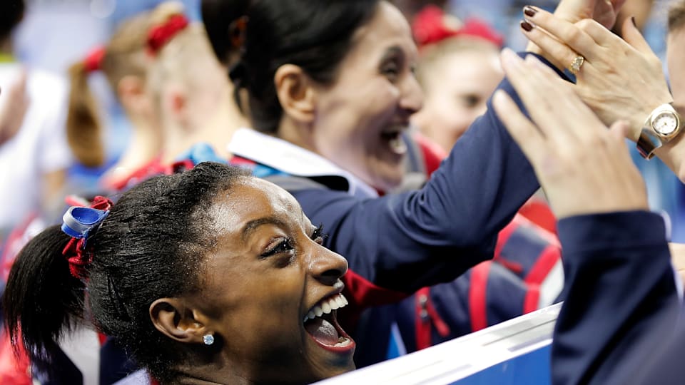 Simone Biles wins team gold in 2014