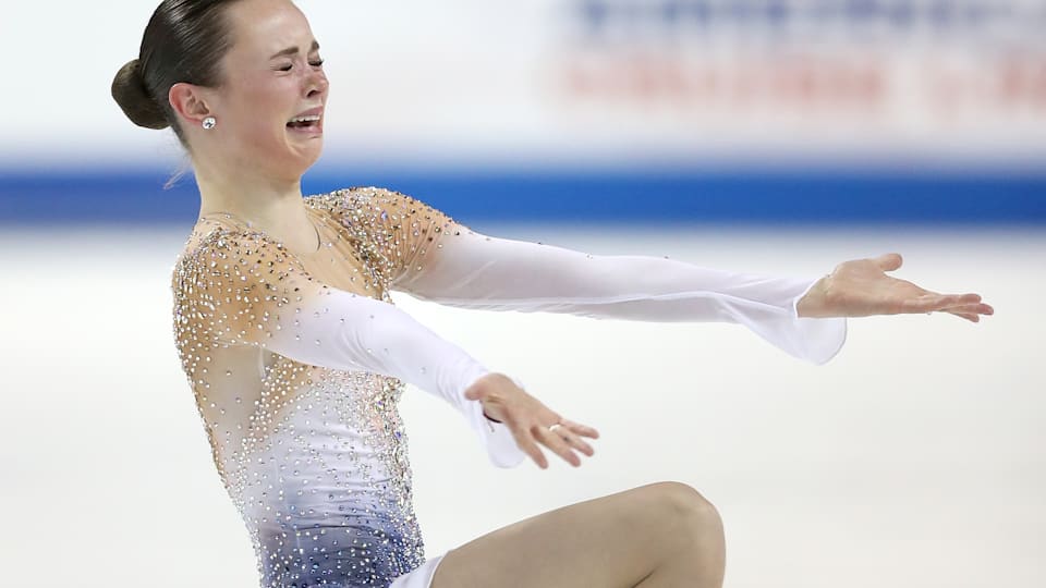Mariah Bell breaks down with emotion at 2020 U.S. National Figure ...