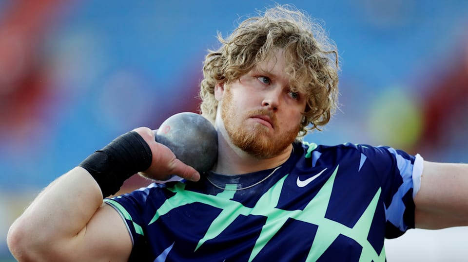 Ryan Crouser breaks indoor shot put world record in Arkansas
