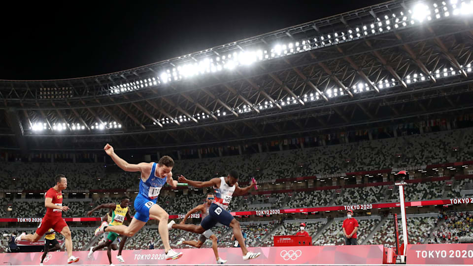 Staffetta 4x100: Italia d'oro con Tortu, Jacobs, Patta e Desalu | Tokyo ...