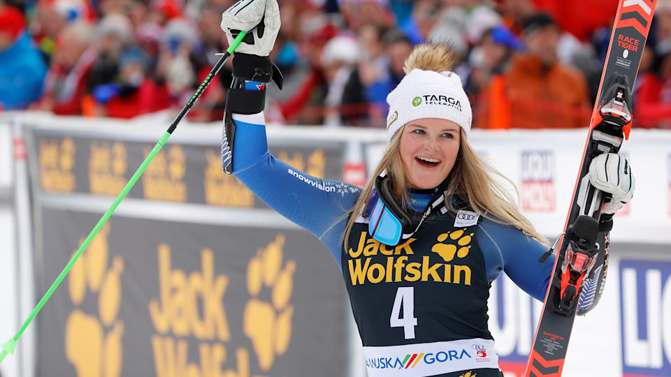 Kiwi teen sensation Alice Robinson in hunt for global ski titles