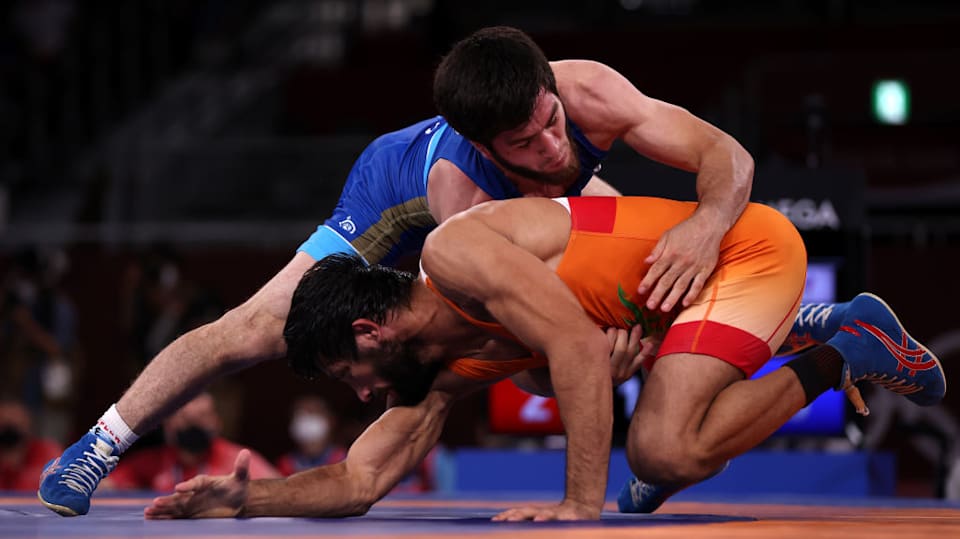 ROC's Zavur Uguev seals victory in men's wrestling freestyle 57kg