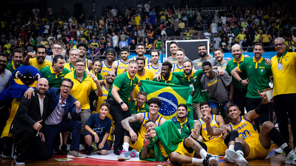 Copa do Mundo de Basquete 2023: Brasil vence Estados Unidos e confirma vaga