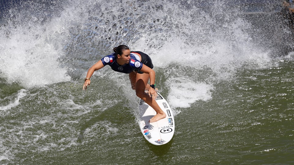 World Surf League 2023 : Quatre surfeuses dont la Française Johanne ...