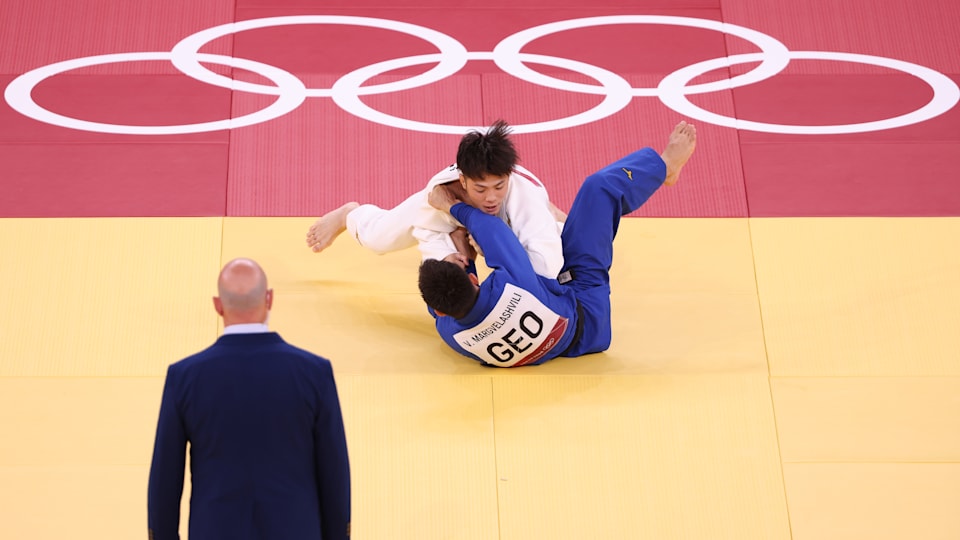 ABE Hifumi wins judo gold the same day as his sister, Uta