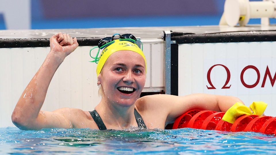 Ariarne Titmus surges ahead of Katie Ledecky to win women’s 400m freestyle Olympic title