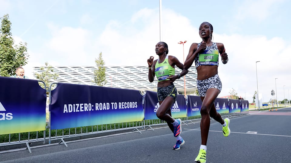 Kenya's Agnes Jebet Tirop sets new world record in women-only 10km race