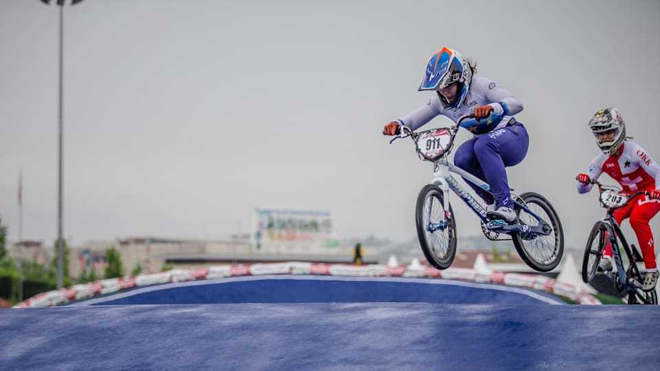 Beth Shriever dominates opening rounds at 2023 UCI BMX Racing World Cup ...