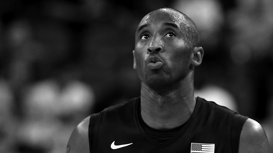 Kobe Bryant dies helicopter crash NBA legend