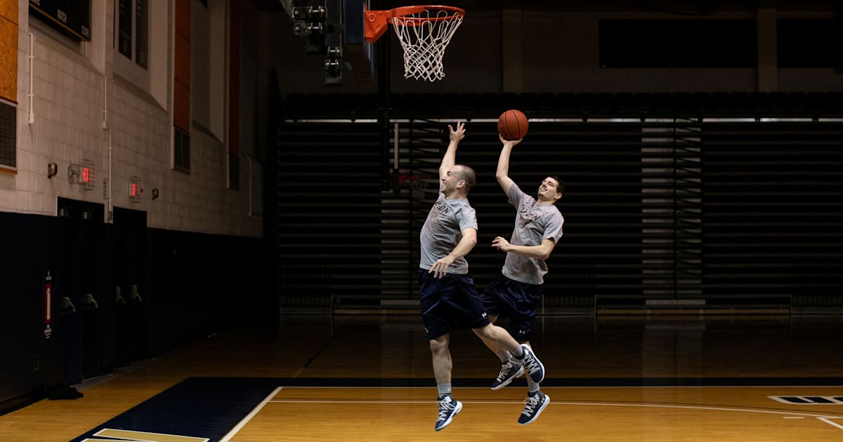 Meet Gallaudet the only deaf college basketball team in America