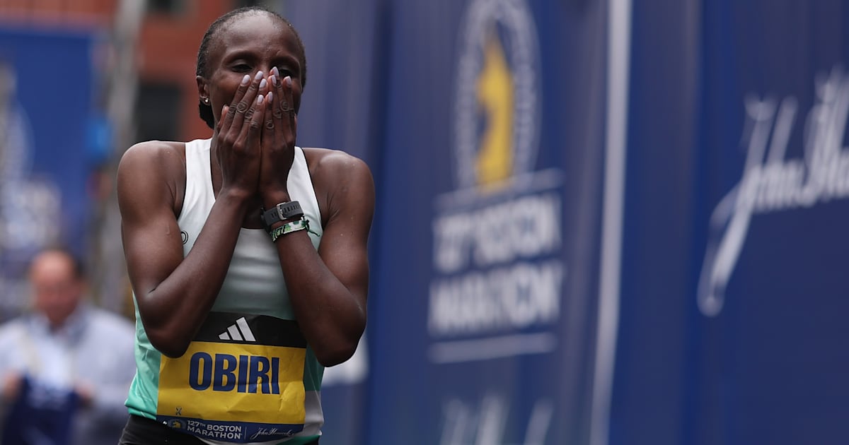 Hellen Obiri wins second consecutive Great Manchester 10k run, Mo Farah ...