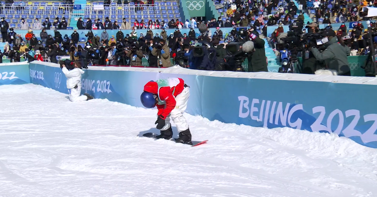 Moments | Beijing 2022 - Snowboard - T. Otsuka tombe et manque le podium