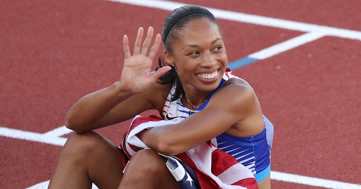 Allyson Felix waves goodbye with Track & Field Worlds mixed 4x400m ...