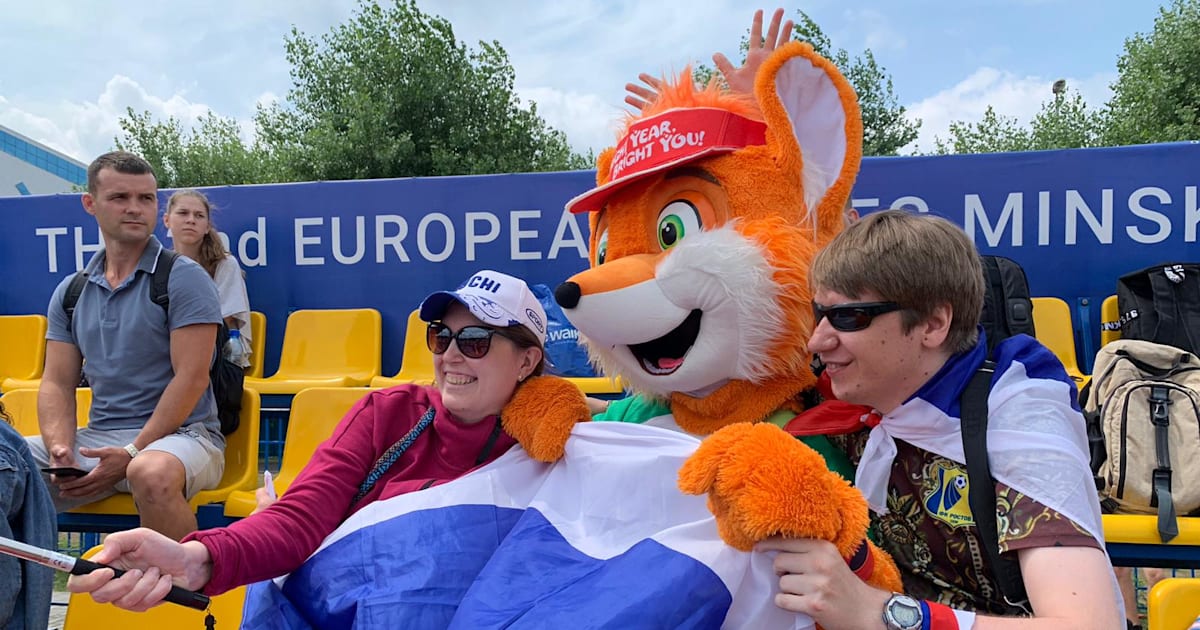 Lesik the fox out and about in Minsk