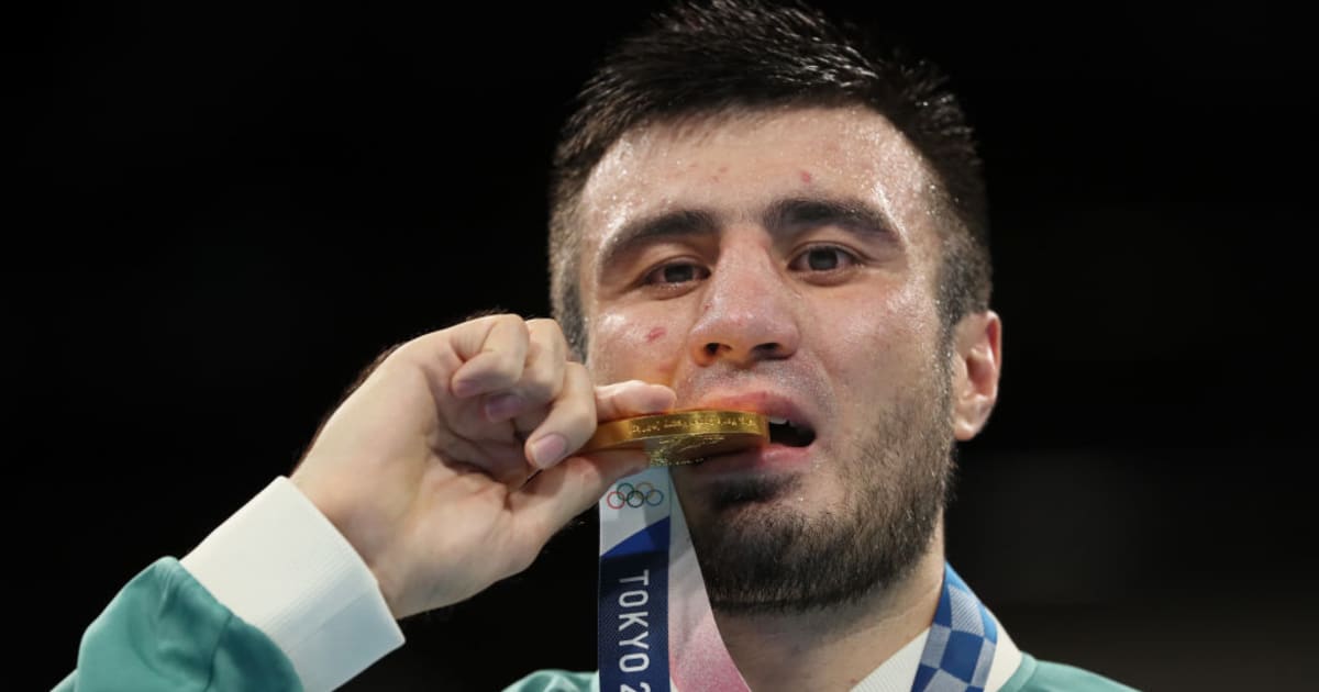 Bakhodir JALOLOV Biography, Olympic Medals, Records and Age