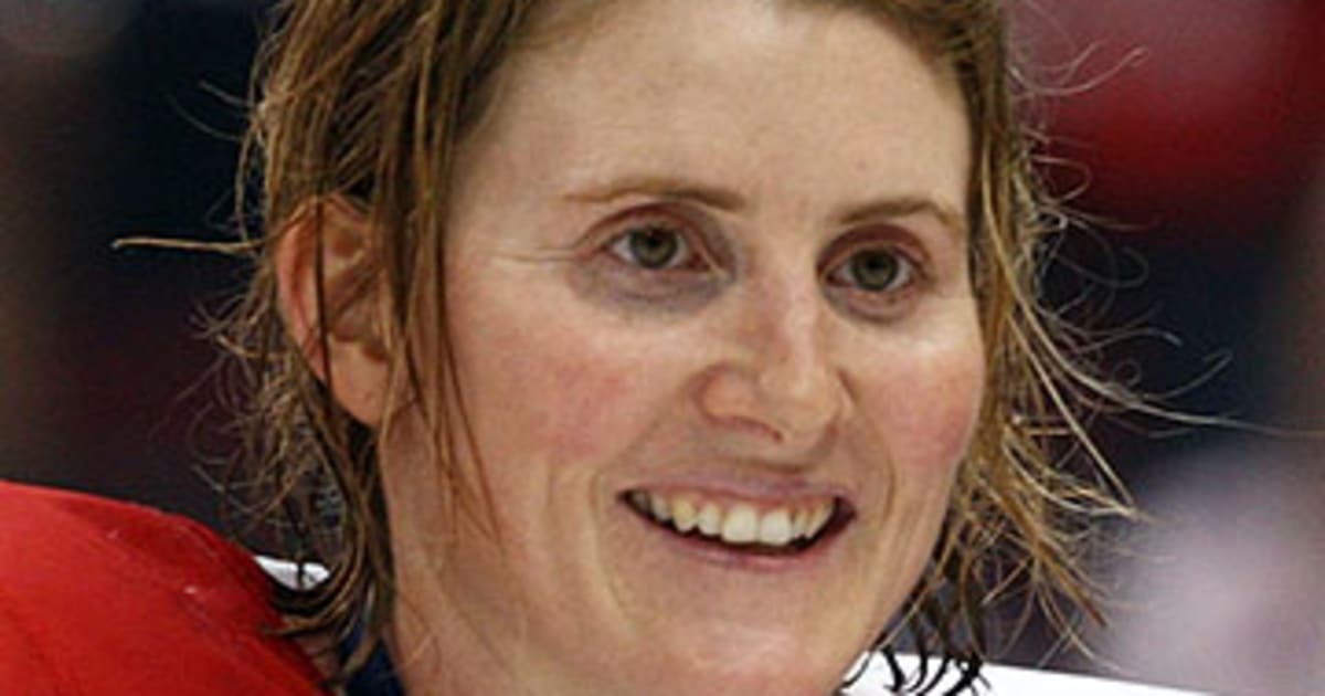 Hayley WICKENHEISER Biography, Olympic Medals, Records and Age