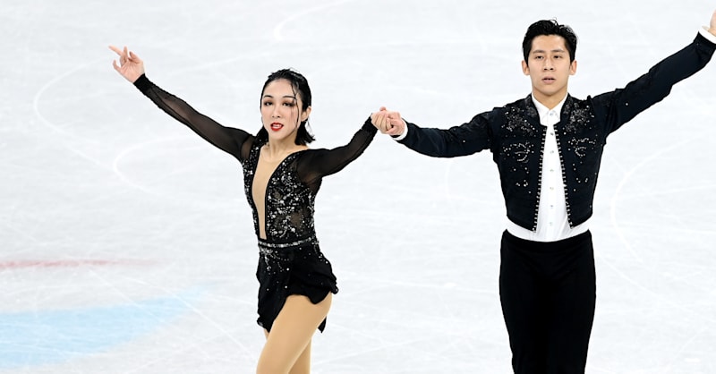 Sui Wenjing and Han Cong: Chinese pairs figure skaters win gold